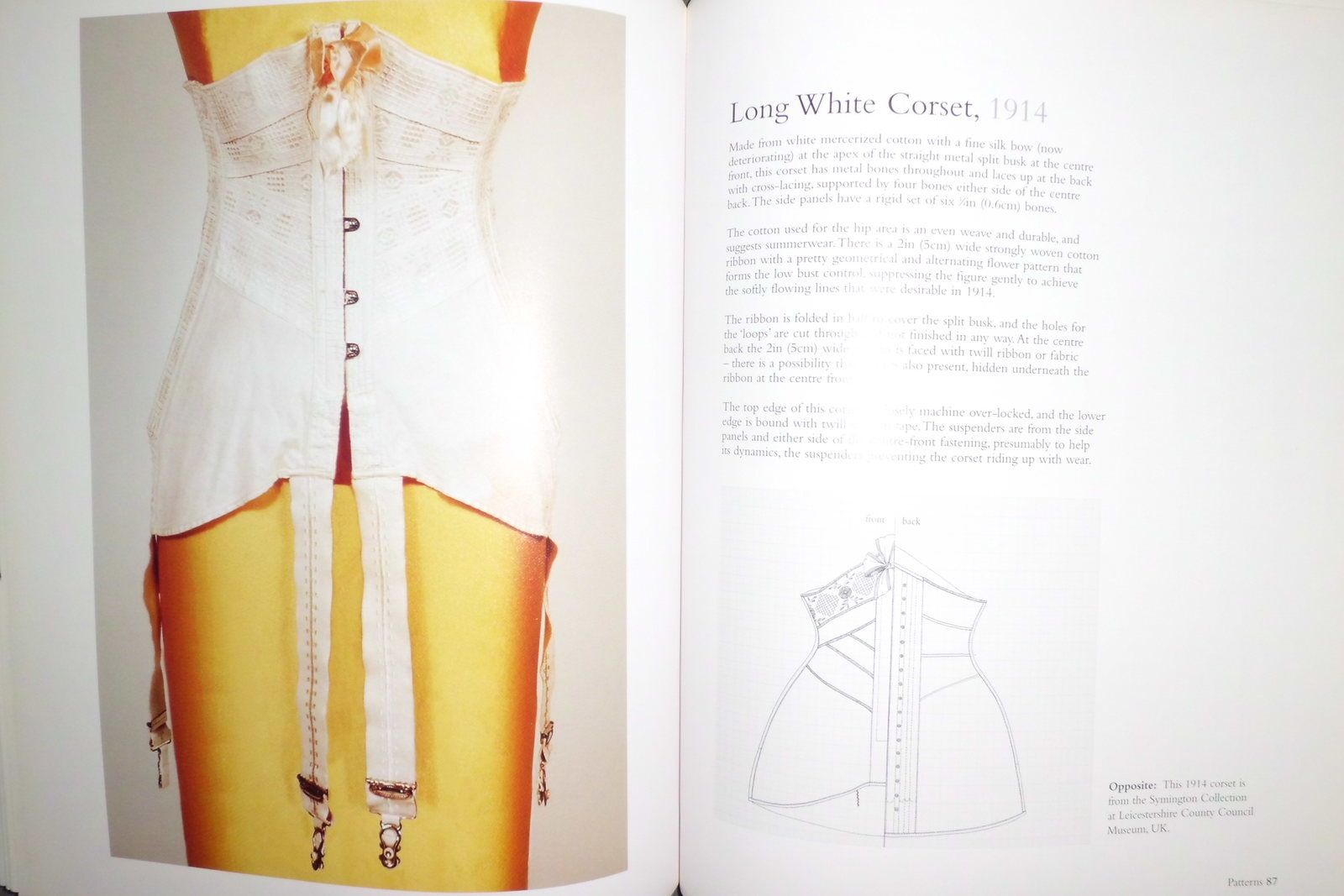 Corsets: Patrons et techniques historiques de Jill Salen/ Corsets ...