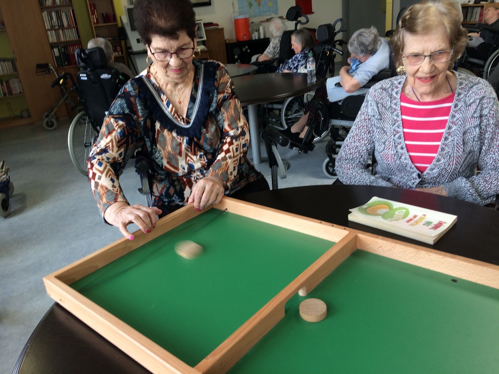 Passe trappe et jeu du 10000 - Le blog des animations de la résidence ...