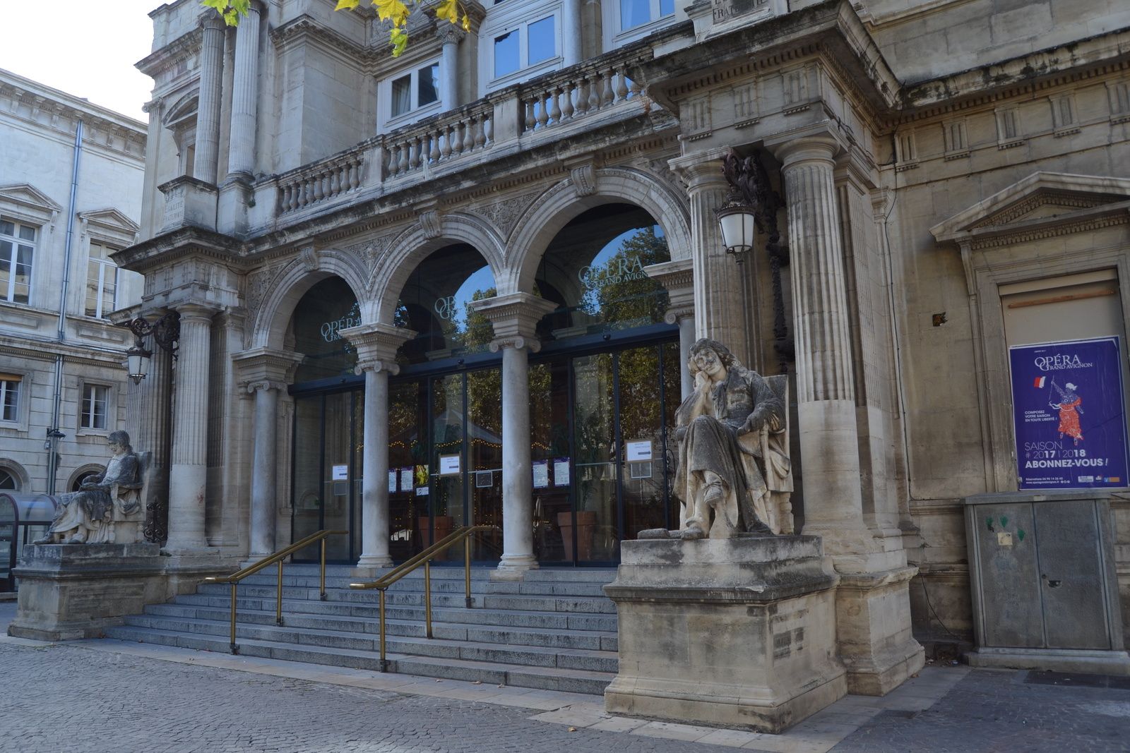 La Façade De L'Opéra d'Avignon (Vaucluse 84) - Sud Drôme