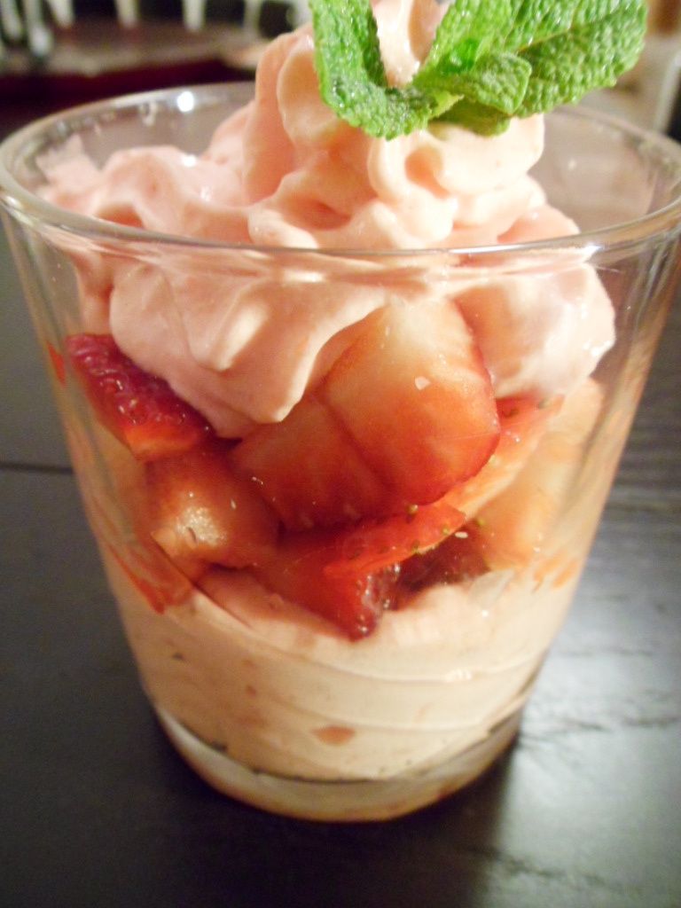 Chantilly à la fraise - Gourmandises entre filles...