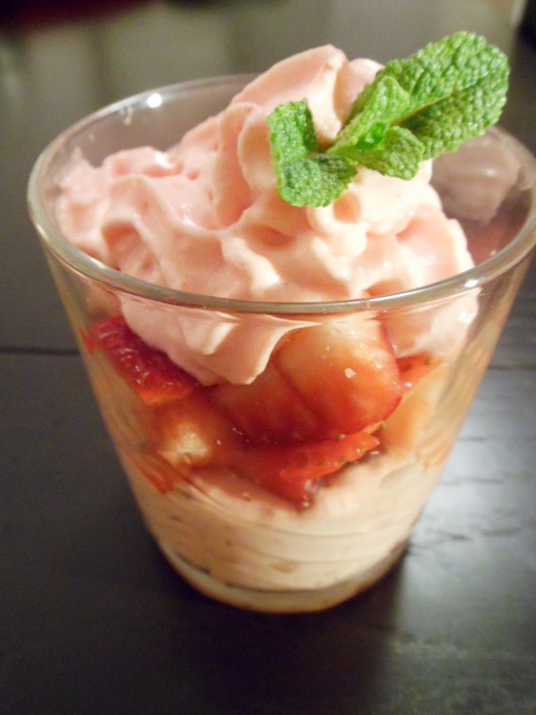 Chantilly à la fraise - Gourmandises entre filles...