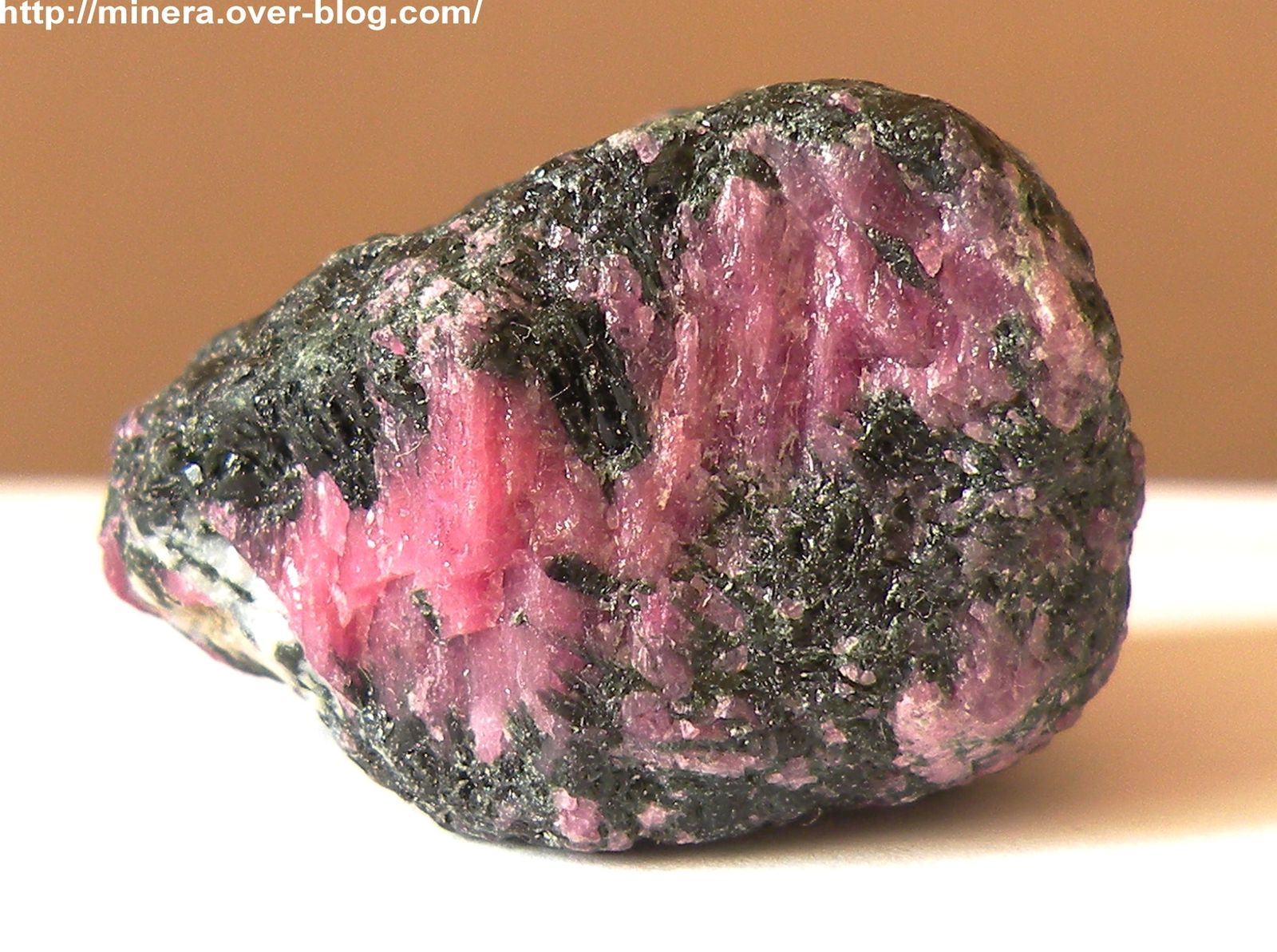 Corindon - minera.over-blog.com