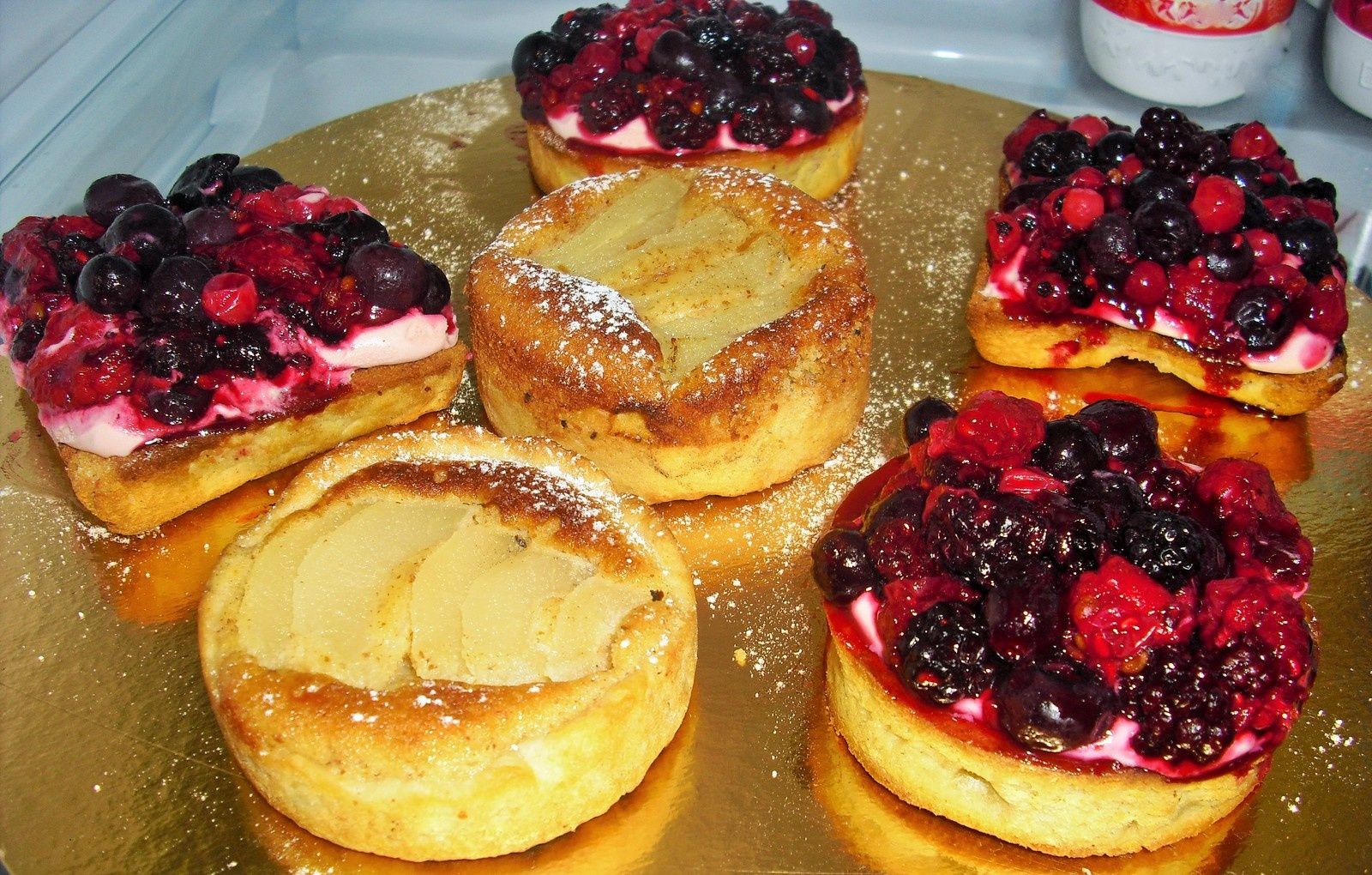 Tartelettes mousse fruits rouges et garnies de fruits rouges!!!! - Les ...