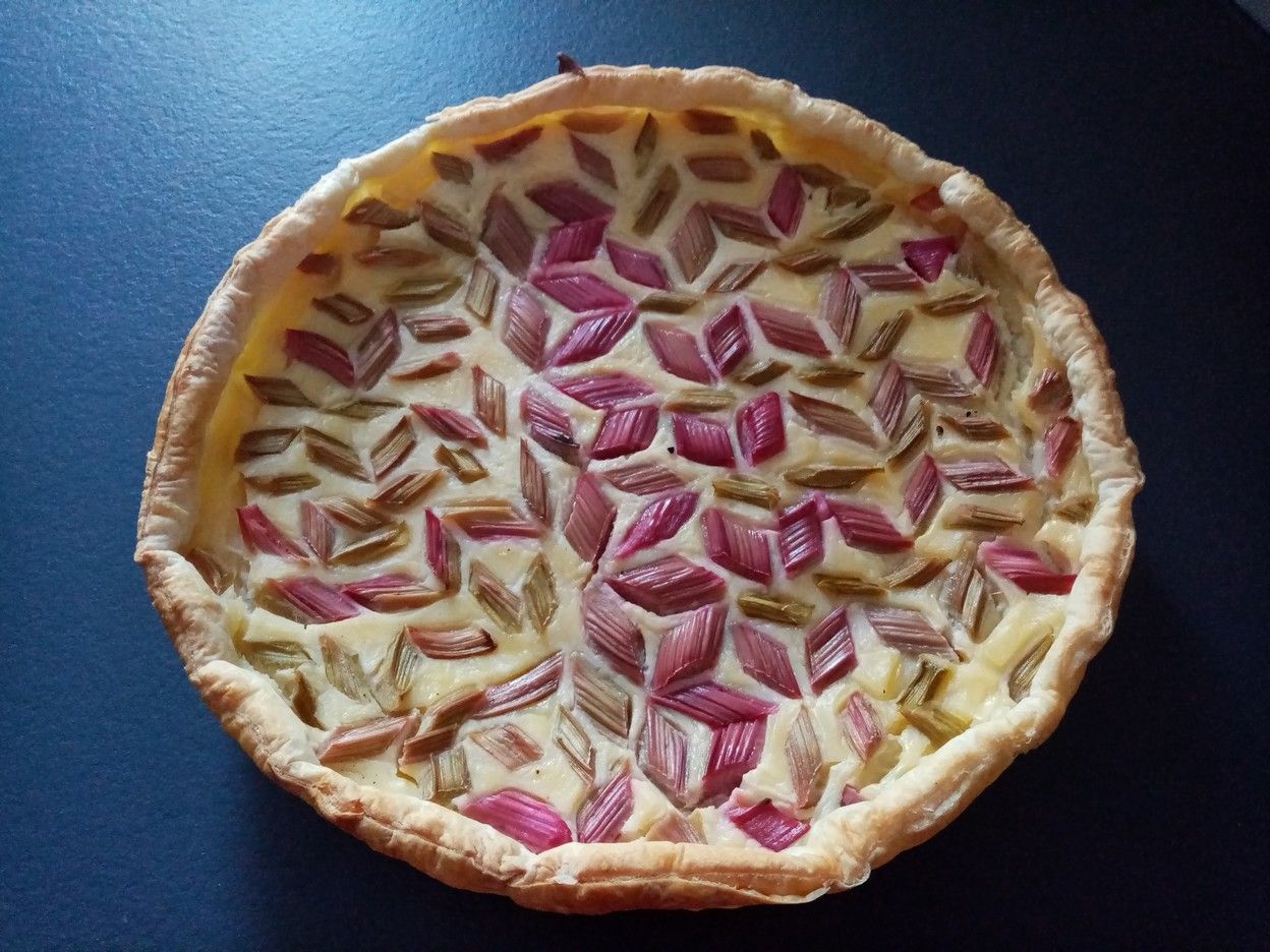 Tarte à la rhubarbe (crème pâtissière) - Mes Meilleures Recettes Faciles