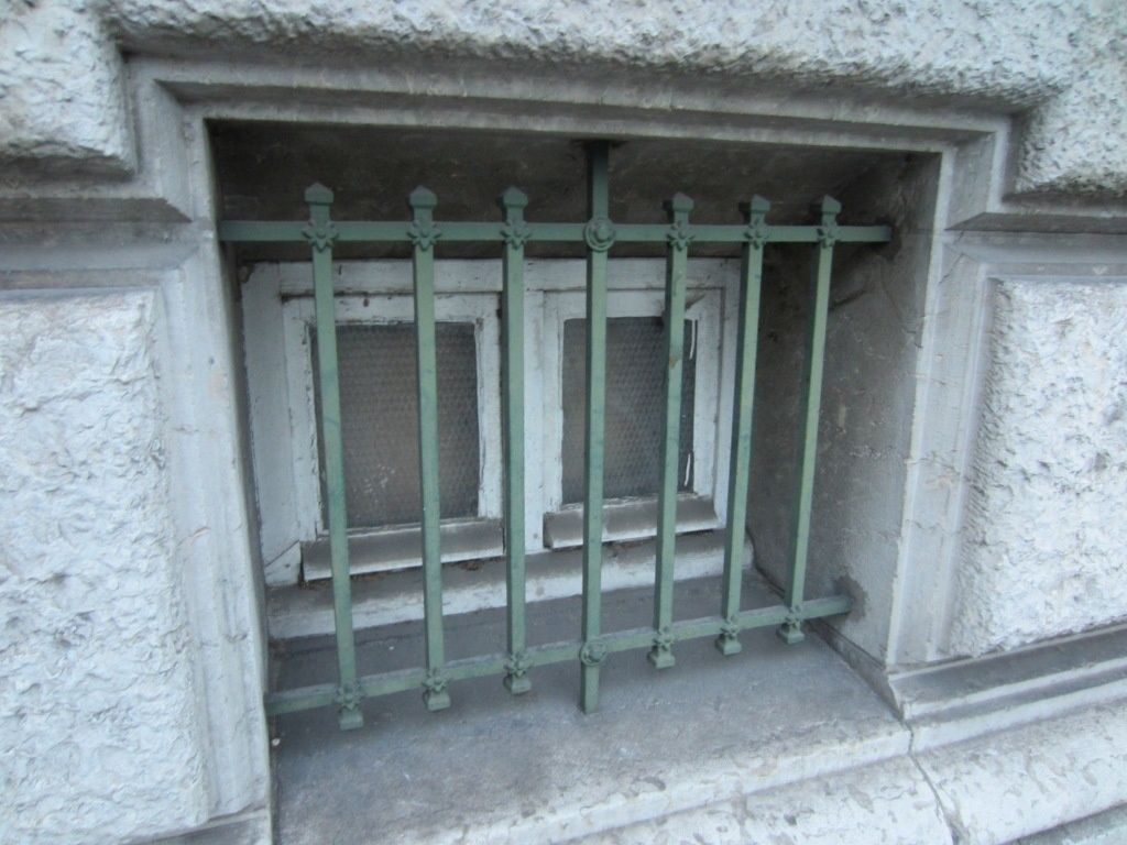 En détails / Soupirail - L'écho de Tardy