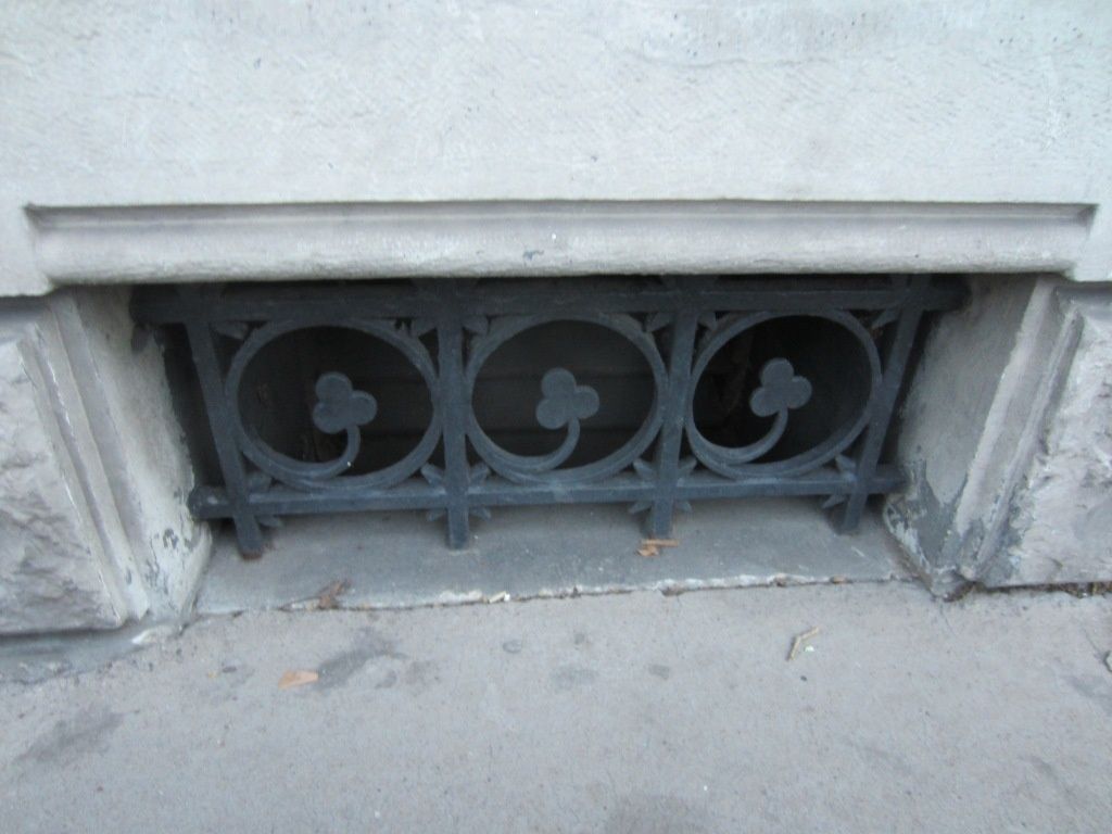 En détails / Soupirail - L'écho de Tardy