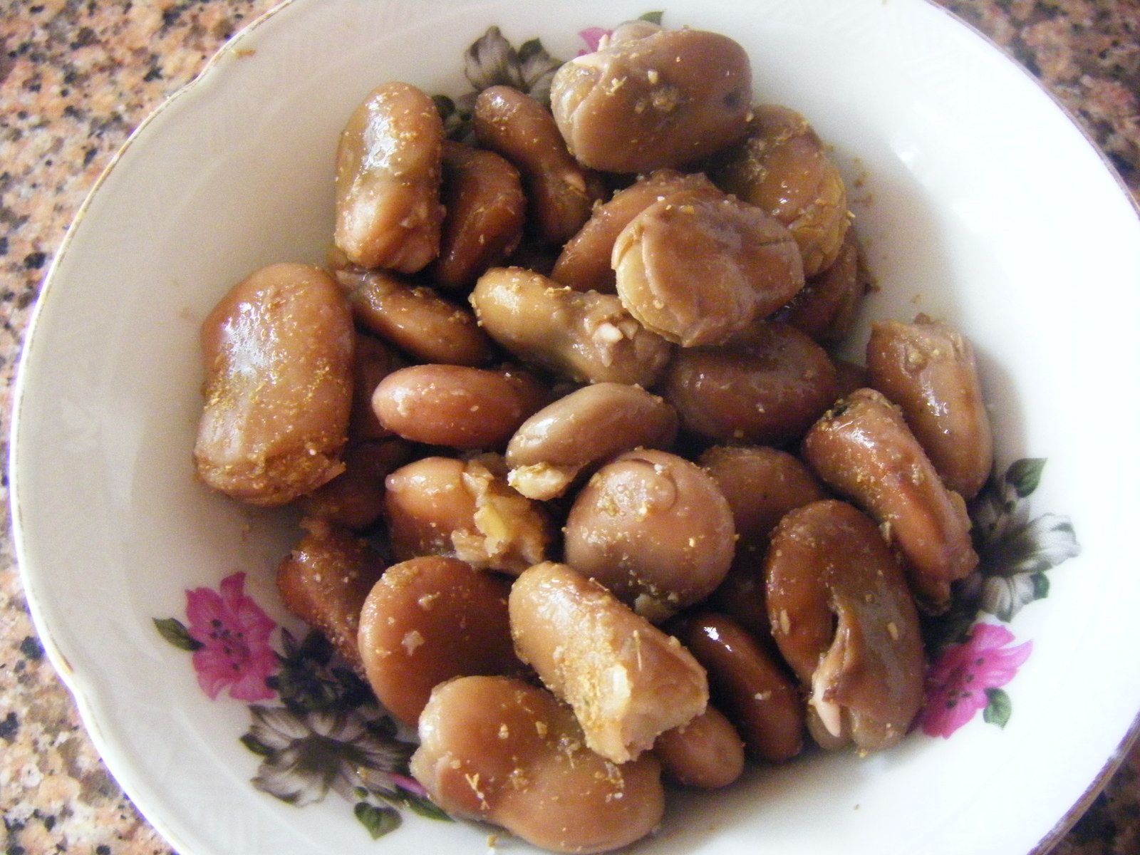 Poached dry fava bean الفول الجا ف الـمـسـلـوق Fèves sèches pochés