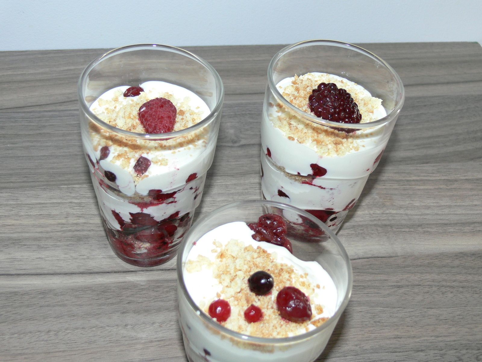 Coupe fruits rouges & palets breton - lesdouceursdenaty&sév.over-blog.com