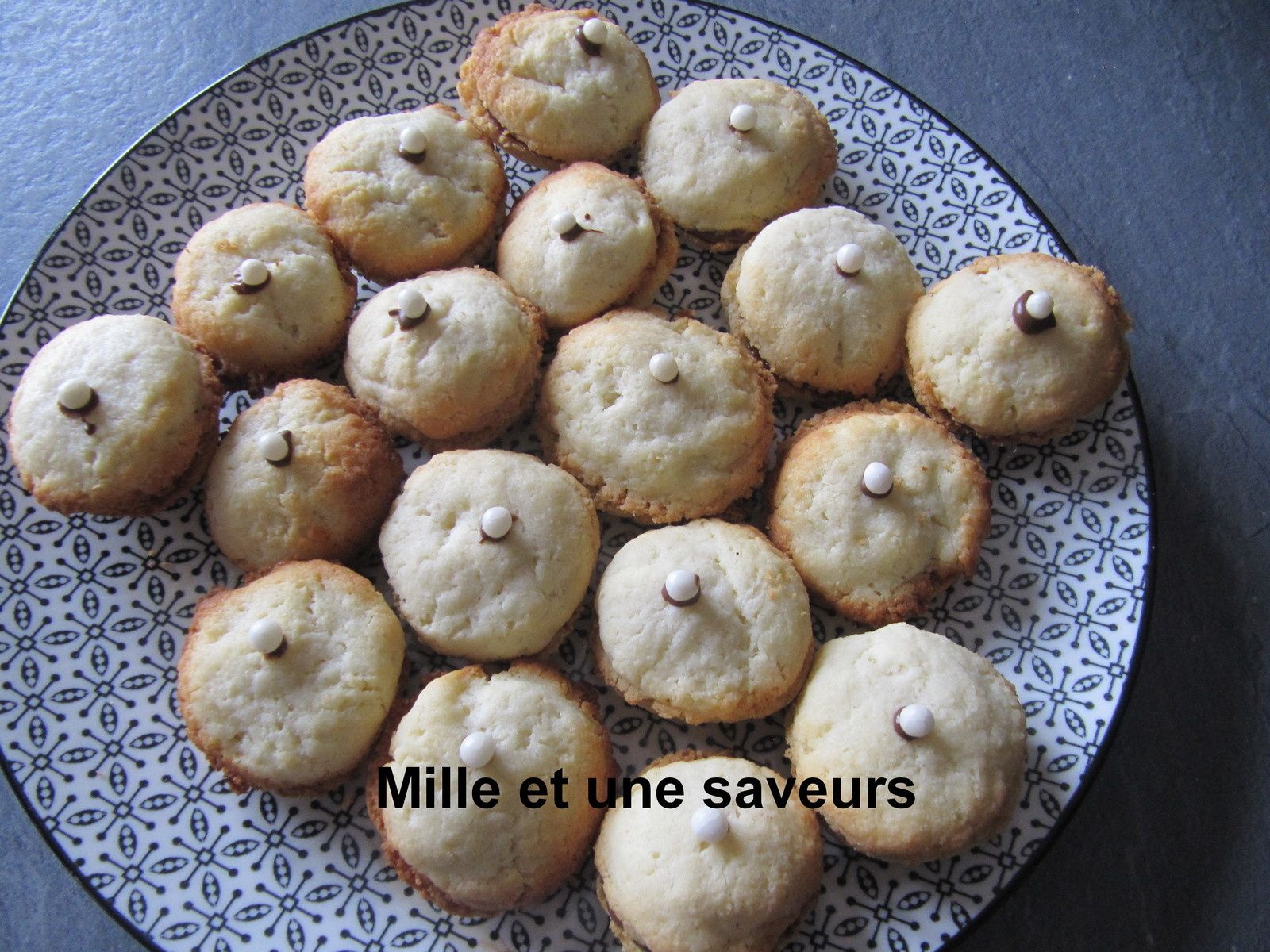 Biscuits collés 2 à 2 - mille et une saveurs dans ma cuisine