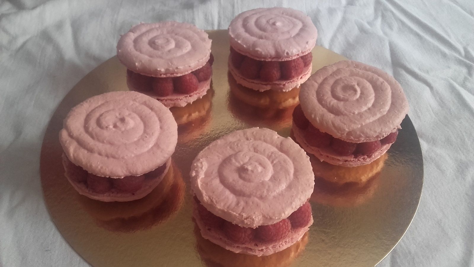 Macaron Ispahan de Pierre Hermé - Les pâtisseries de Lucie