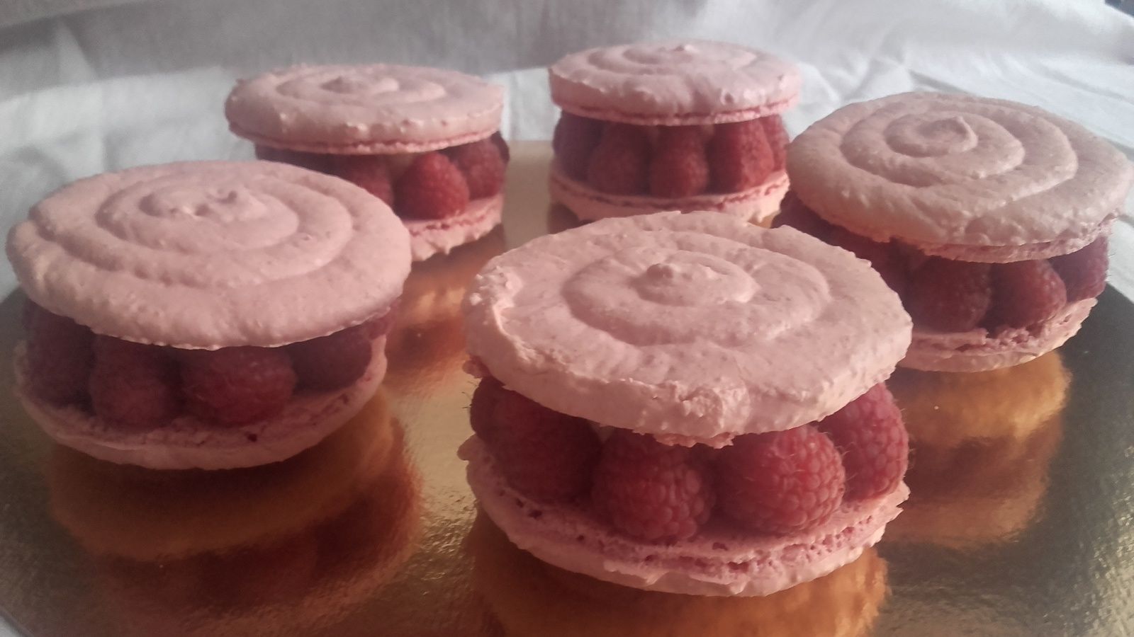 Macaron Ispahan de Pierre Hermé - Les pâtisseries de Lucie