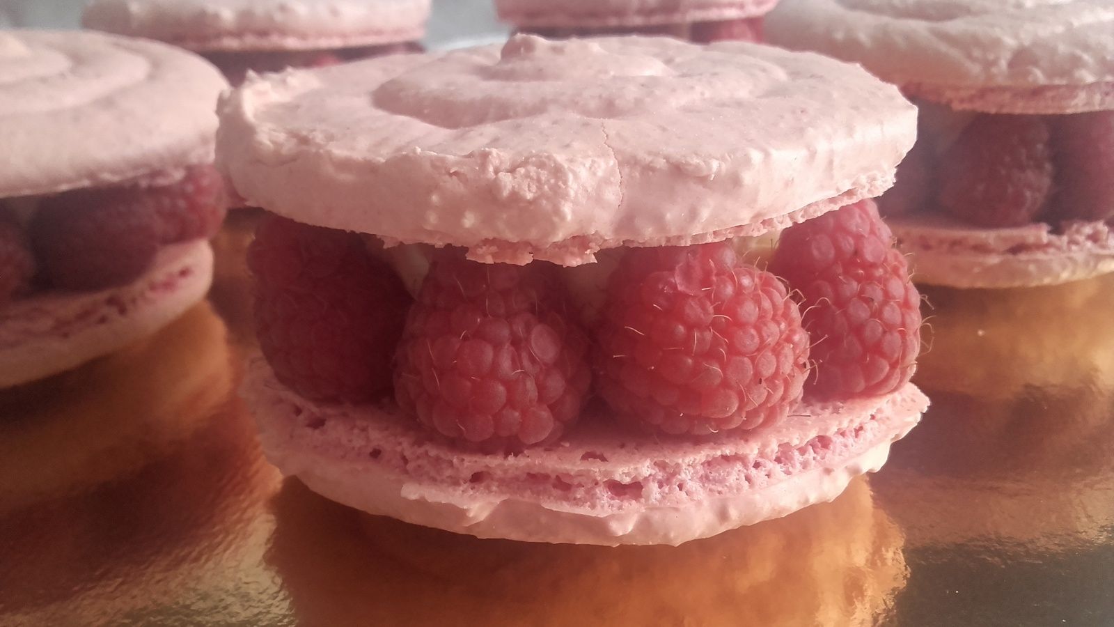 Macaron Ispahan de Pierre Hermé - Les pâtisseries de Lucie
