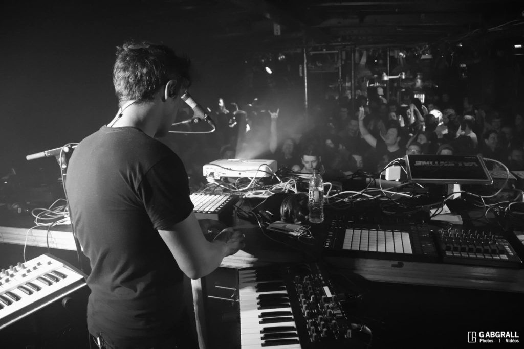 Synthwave : Tout savoir de ce genre venu des années 2080 - Daftworld