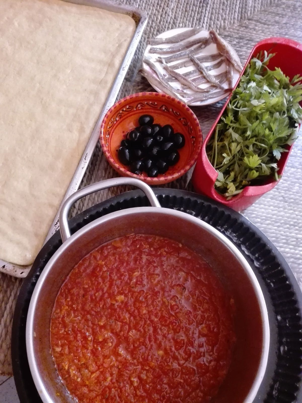 Pizza carrée Algérienne 🇩🇿🇩🇿à la tomate et aux Anchois - Cuisine Algérienne