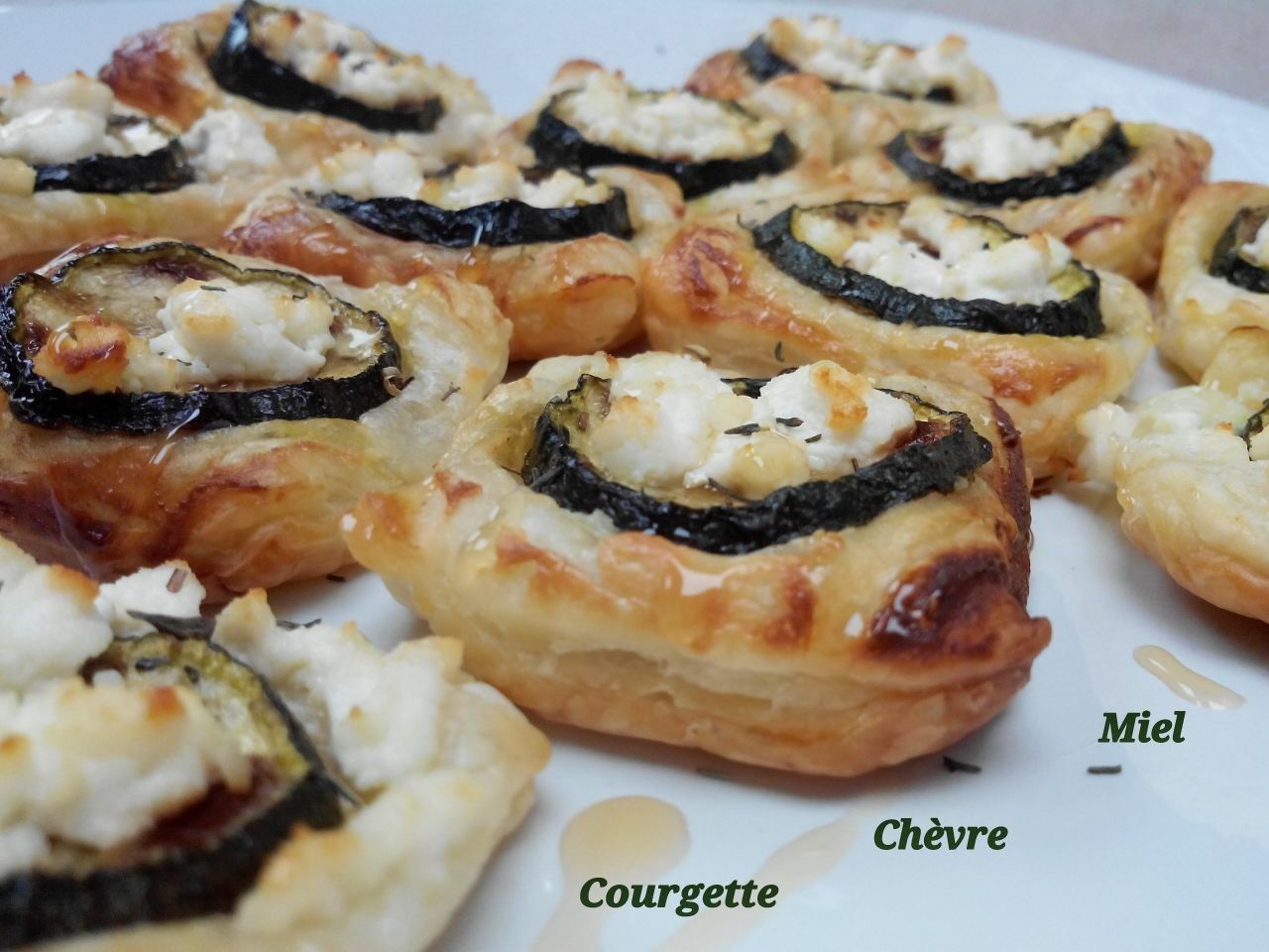 Feuilletés de courgette, chèvre et miel - Passetempscuisine