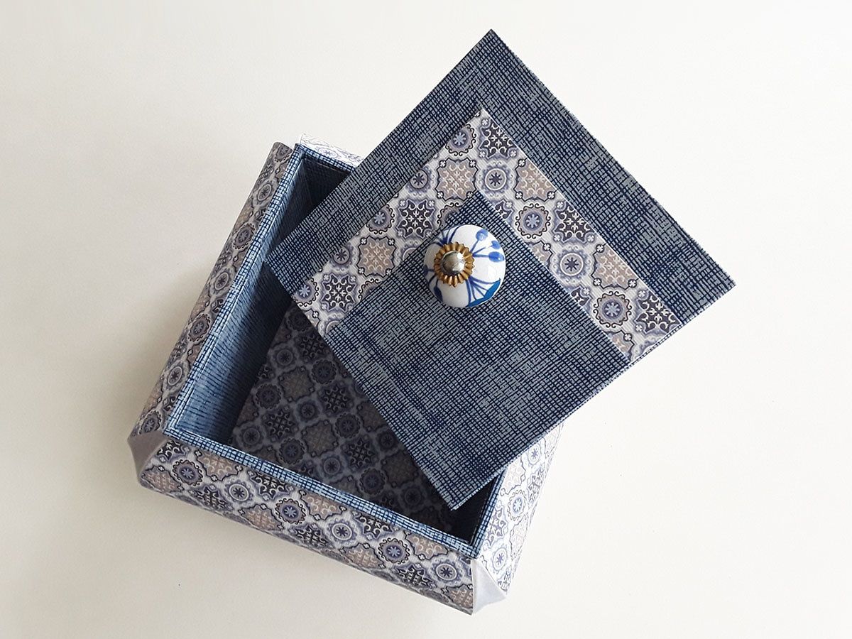 Quatre nouvelles réalisations d'après les fiches. - cartonnad'