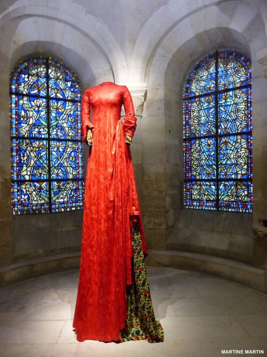Photos exposition Grandes robes royales à la Basilique de Saint-Denis