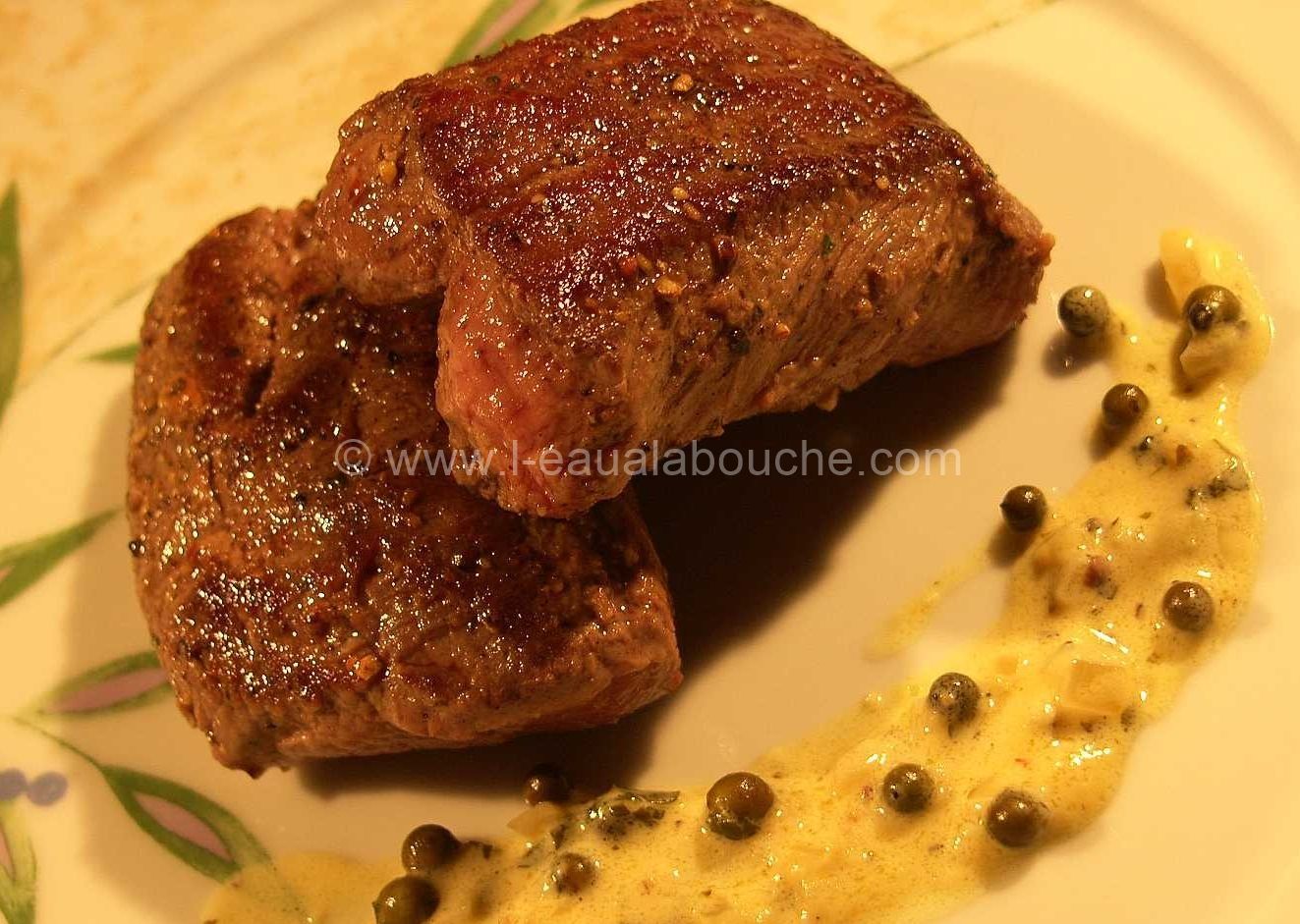 Filets d'Agneau Sauce au Poivre Vert - L'Eau à la Bouche