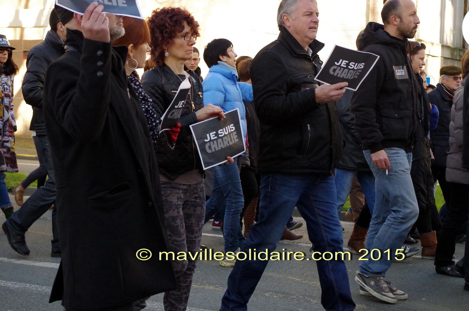 Plus de 20 000 Charlie à la Roche-sur-Yon [images] - ma ville solidaire ...