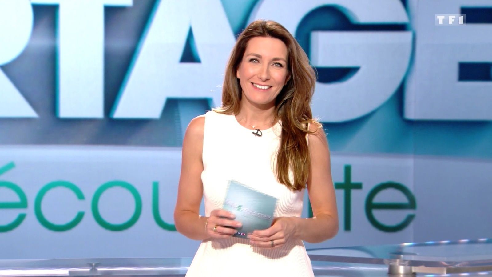 📸6 ANNE-CLAIRE COUDRAY @ACCoudray @TF1 pour REPORTAGES DECOUVERTE ce midi #vuesalatele ...