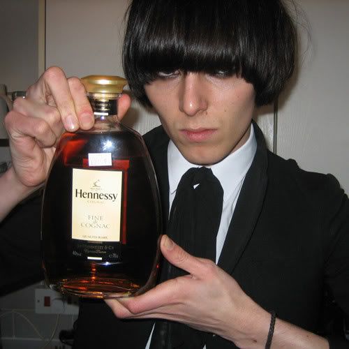 rhys webb, bassiste et anciennement organiste pour le groupe de rock ...