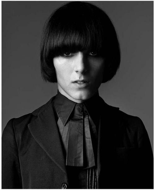 rhys webb, bassiste et anciennement organiste pour le groupe de rock ...