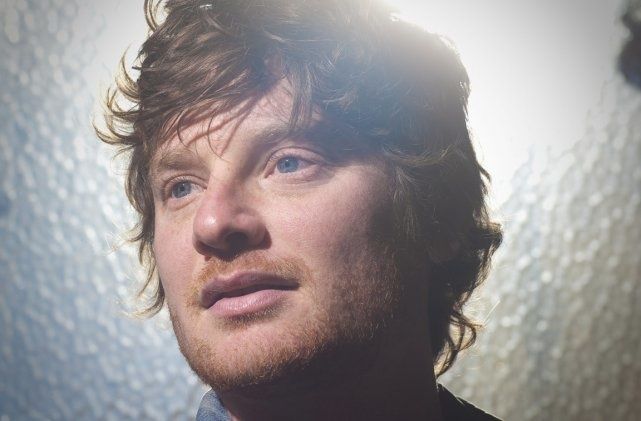 yann perreau, un auteur-compositeur-interprète québécois spécialisé ...