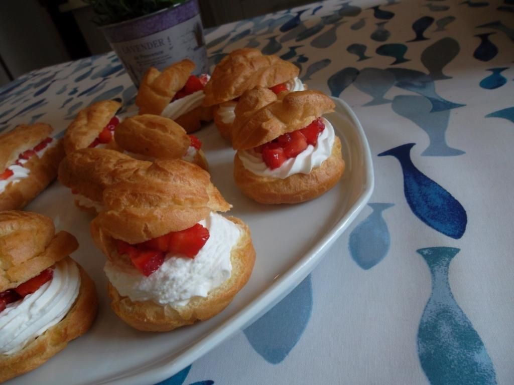 Choux chantilly, fraises - Ma Cagouille