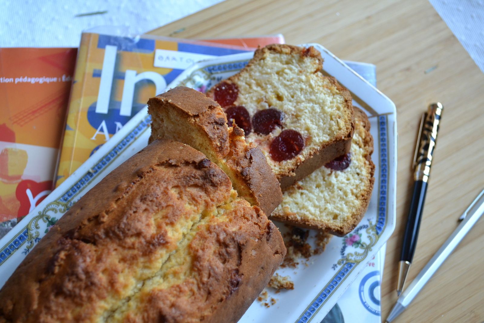 Cake aux fruits confits - Hum, ça sent bon ...
