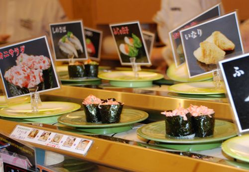 Mawaru Genroku (Osaka), inventeur du sushi-bar ! - Cookmyworld ...