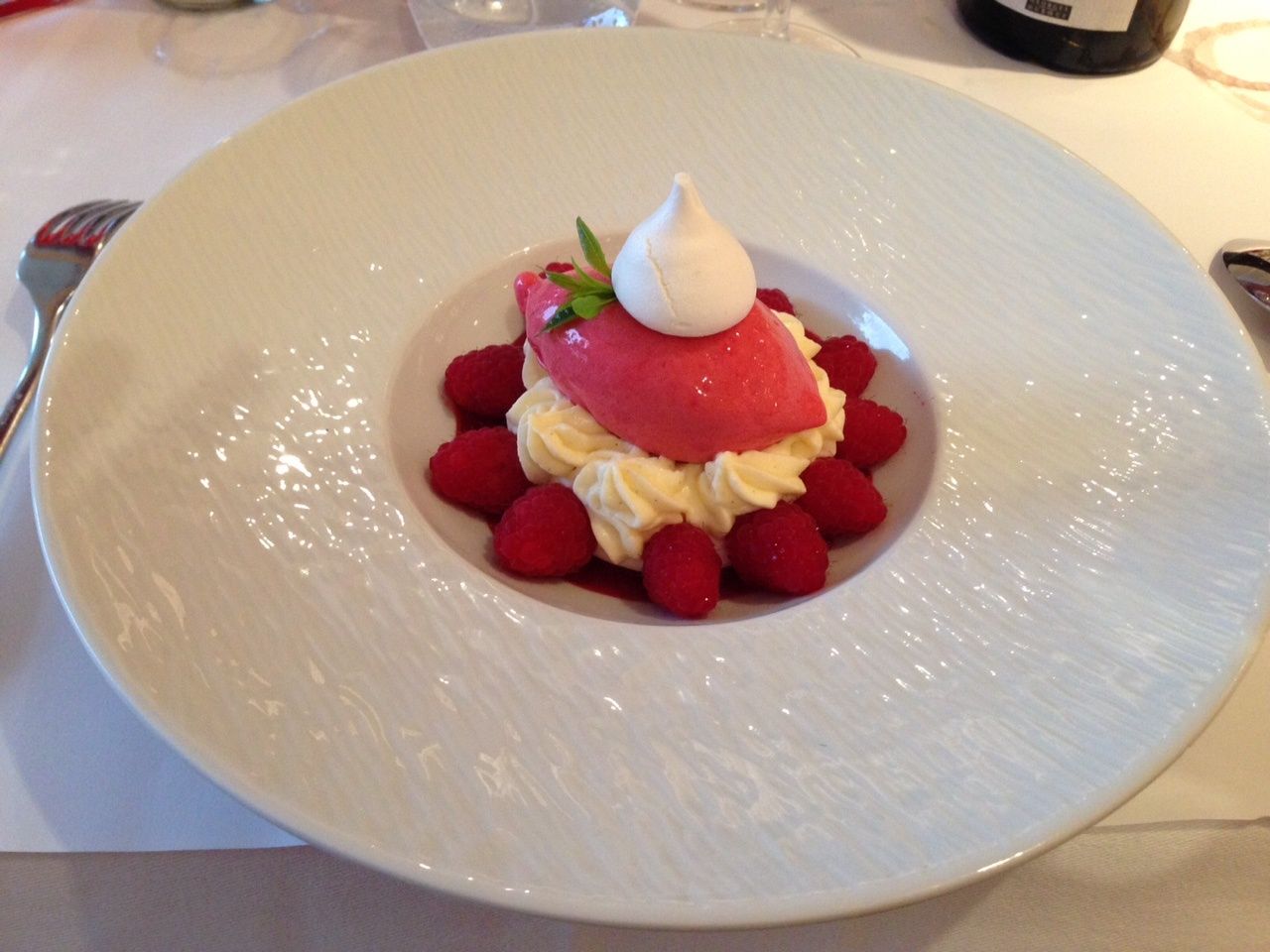 Recette Pavlova meringue légère aux fruits rouges ou exotiques et crème ...