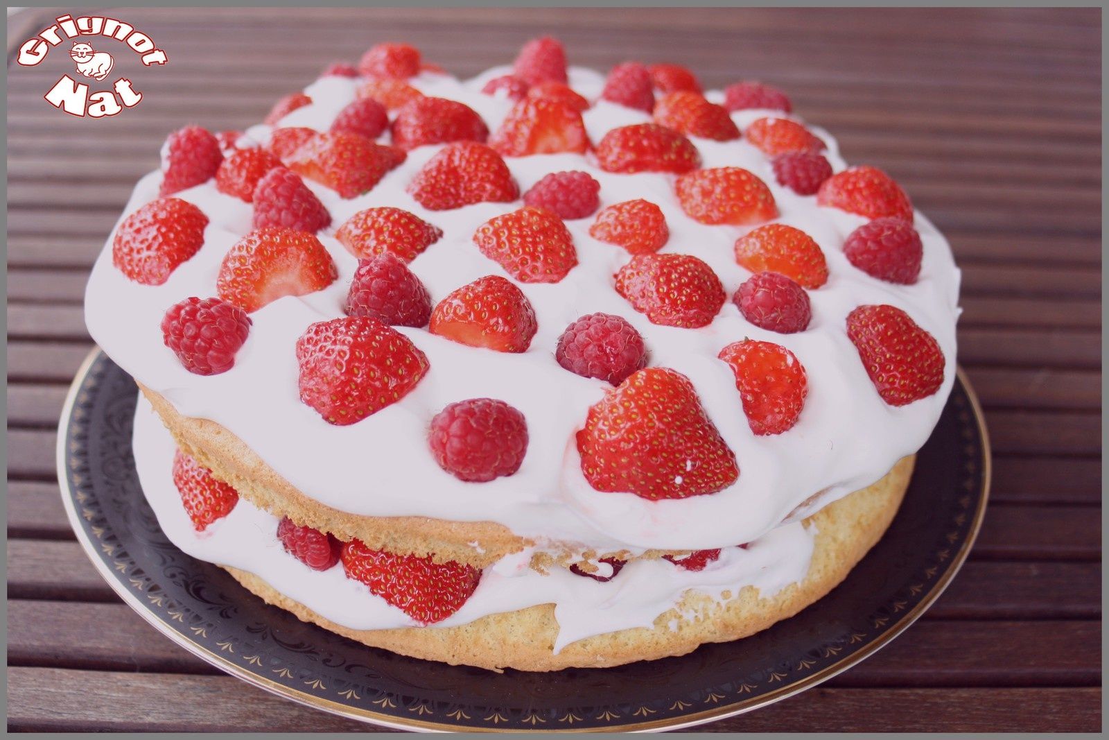 Victoria sponge cake aux fruits rouges - GRIGNOT-NAT