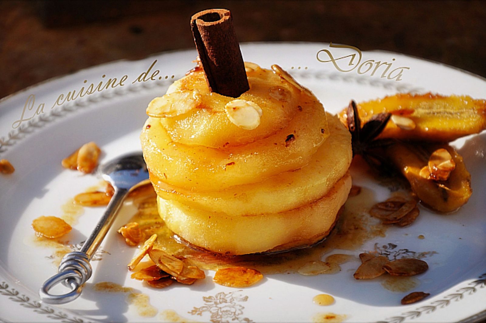 Pomme, banane cuites au miel et amandes effilées