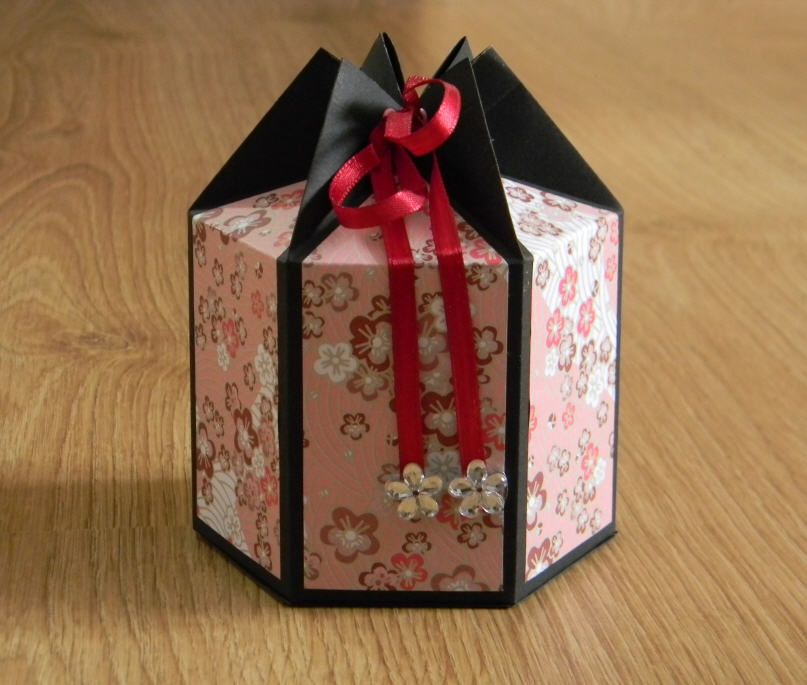 DIY : Boîte cadeau hexagonale - Bienvenue chez Crealoutre