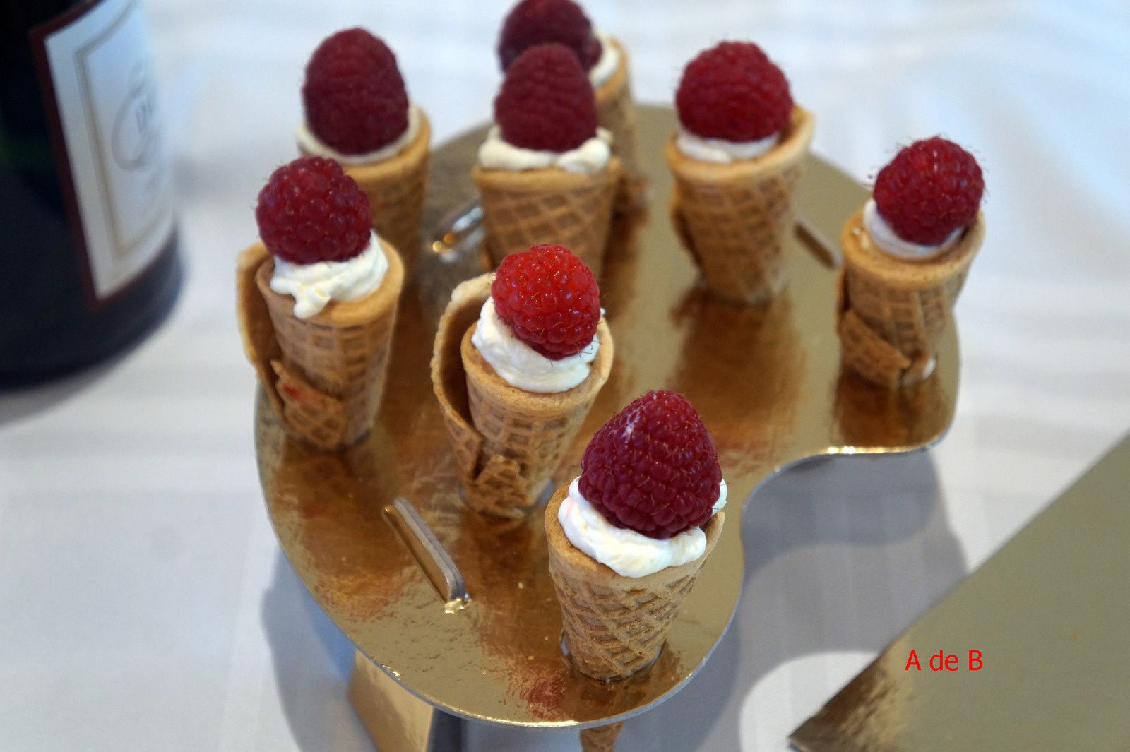 Une gourmandise au citron et à la framboise......... - Atelier de ...