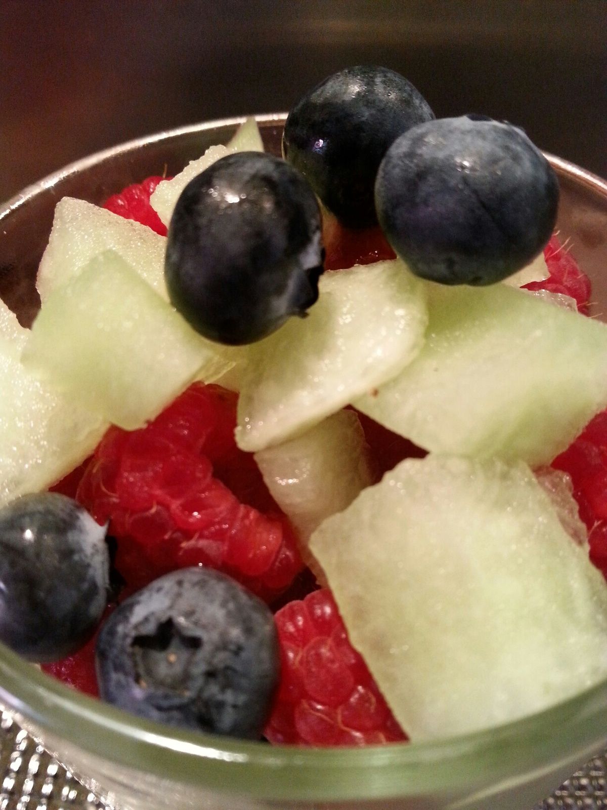 Salade de fruits en verrine (pour 3 personnes) - Les recettes de Laure ...