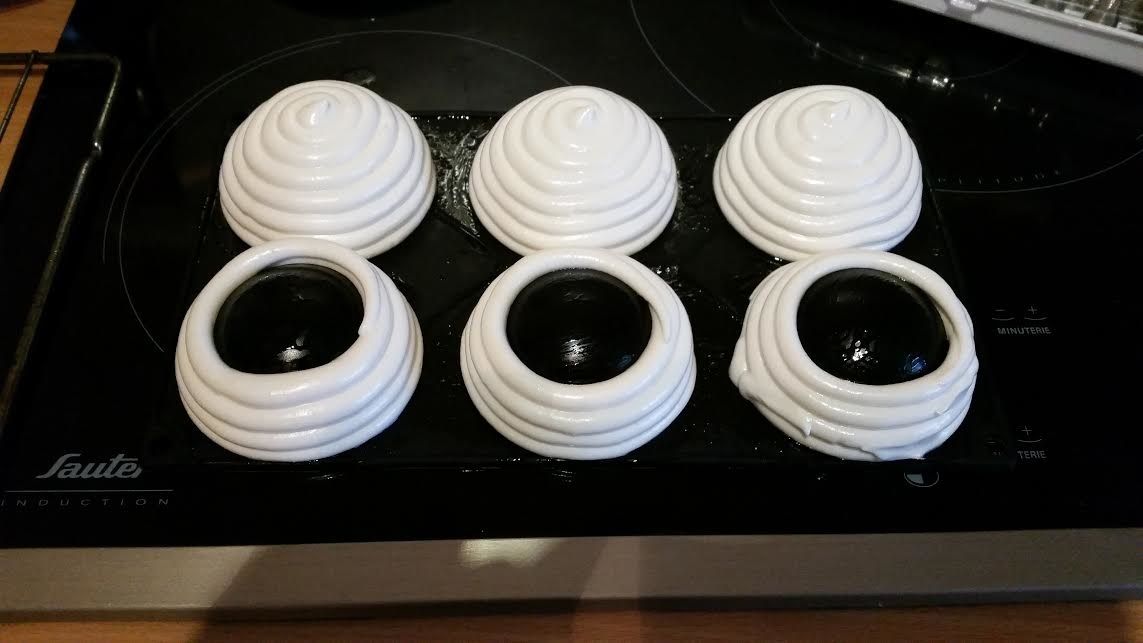 Boules meringuées aux fruits rouges - Petits délices sucrés