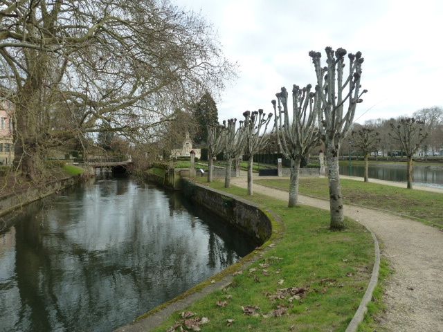 Vierzon, côté bateau sur le canal - Vierzonitude