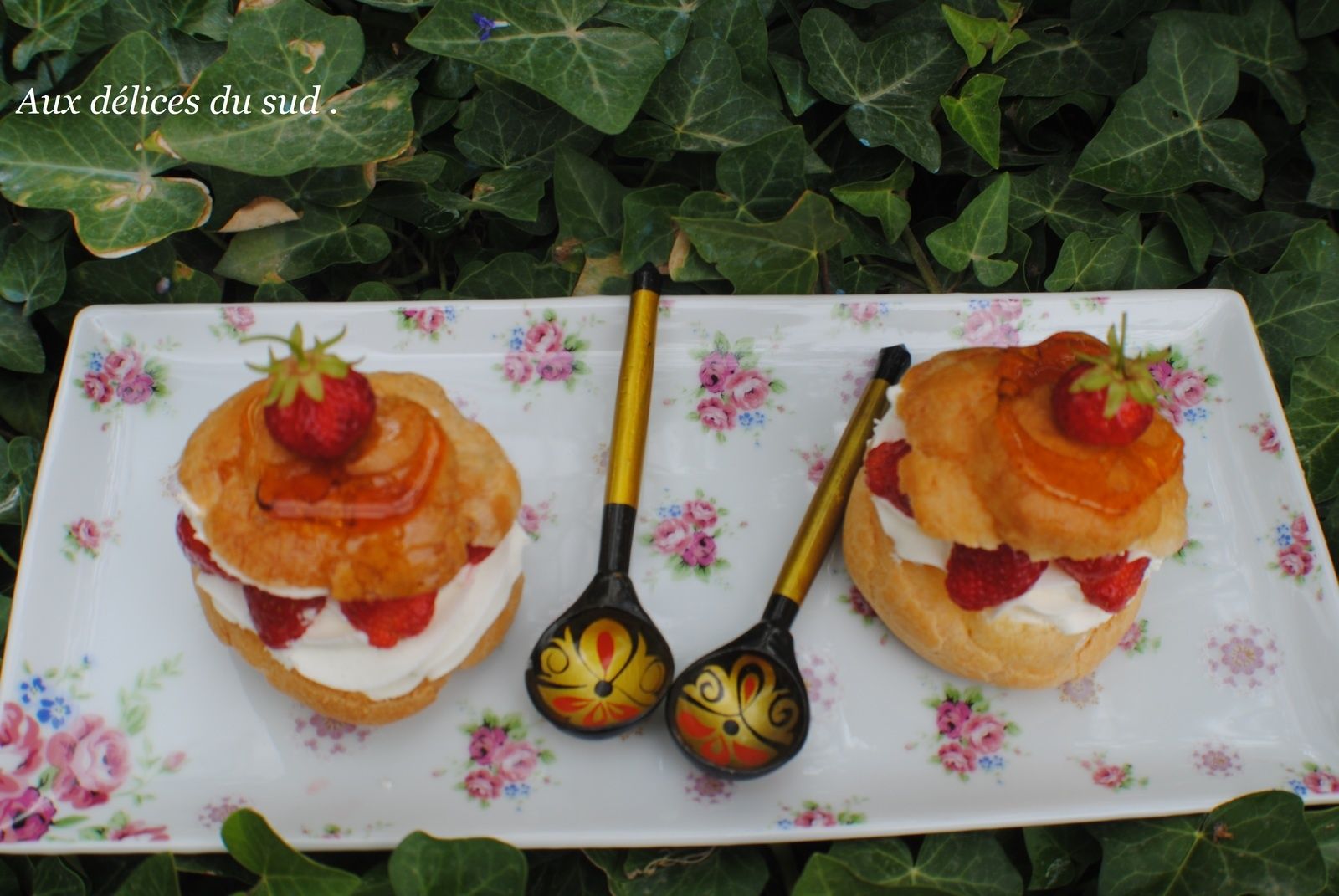 Choux à la chantilly fraises . . - Aux délices du sud