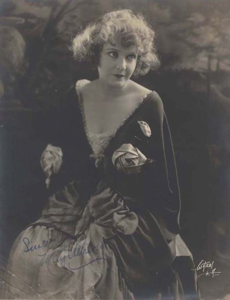 Allison May - Mémoires de Guerre