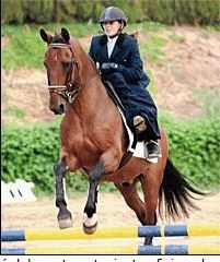 Doma vaquera en amazone - Equitation monte en amazone