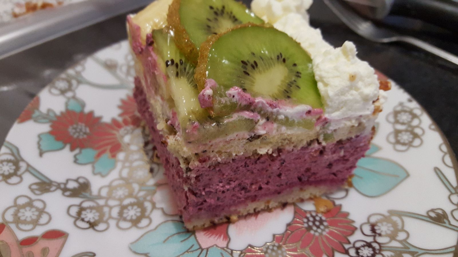 Gâteau d'anniversaire aux fruits - LA CUISINE DE NAWAL