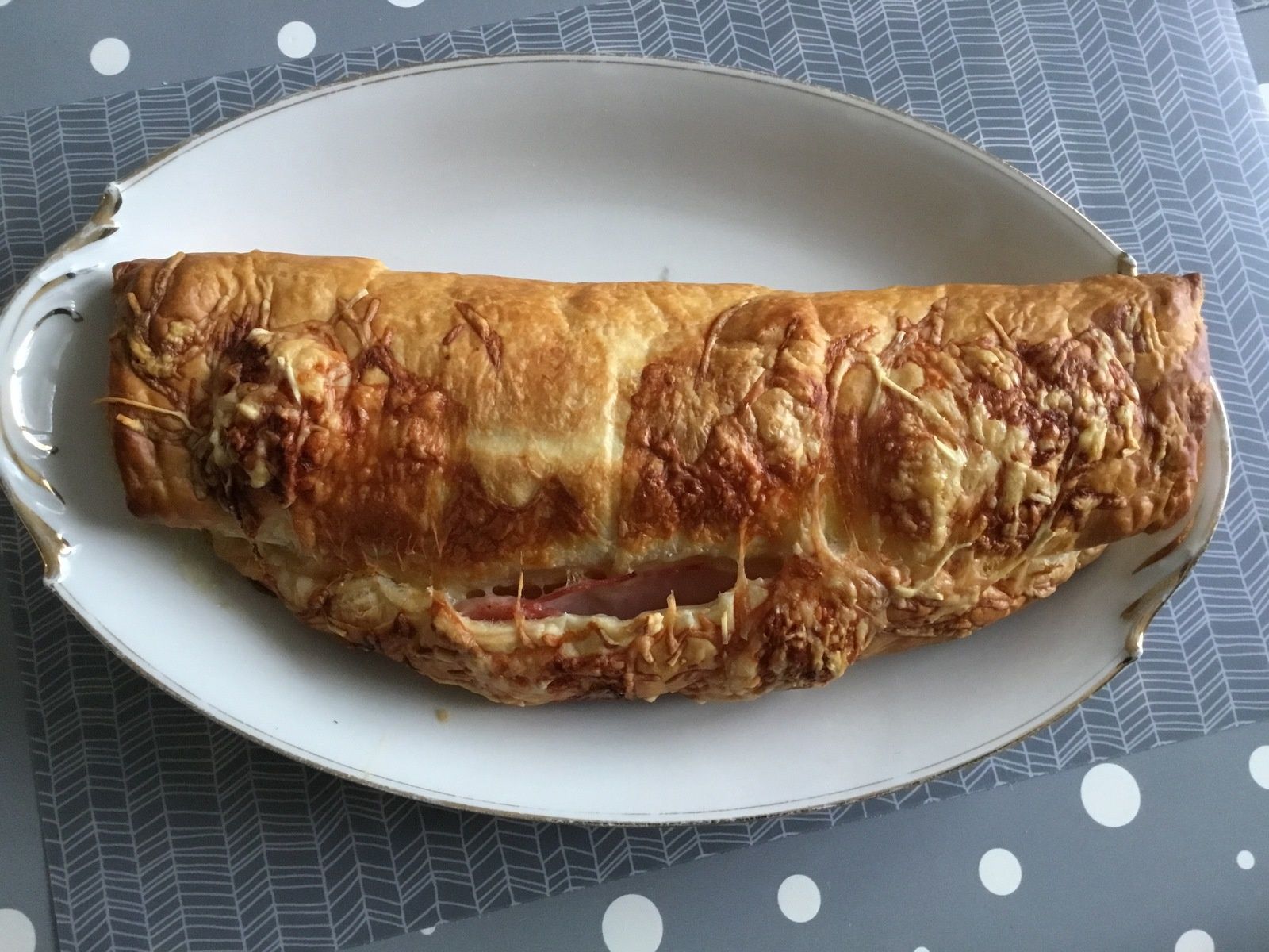 Chausson au fromage et jambon - dentelle-broderie-tricot-cuisine ...