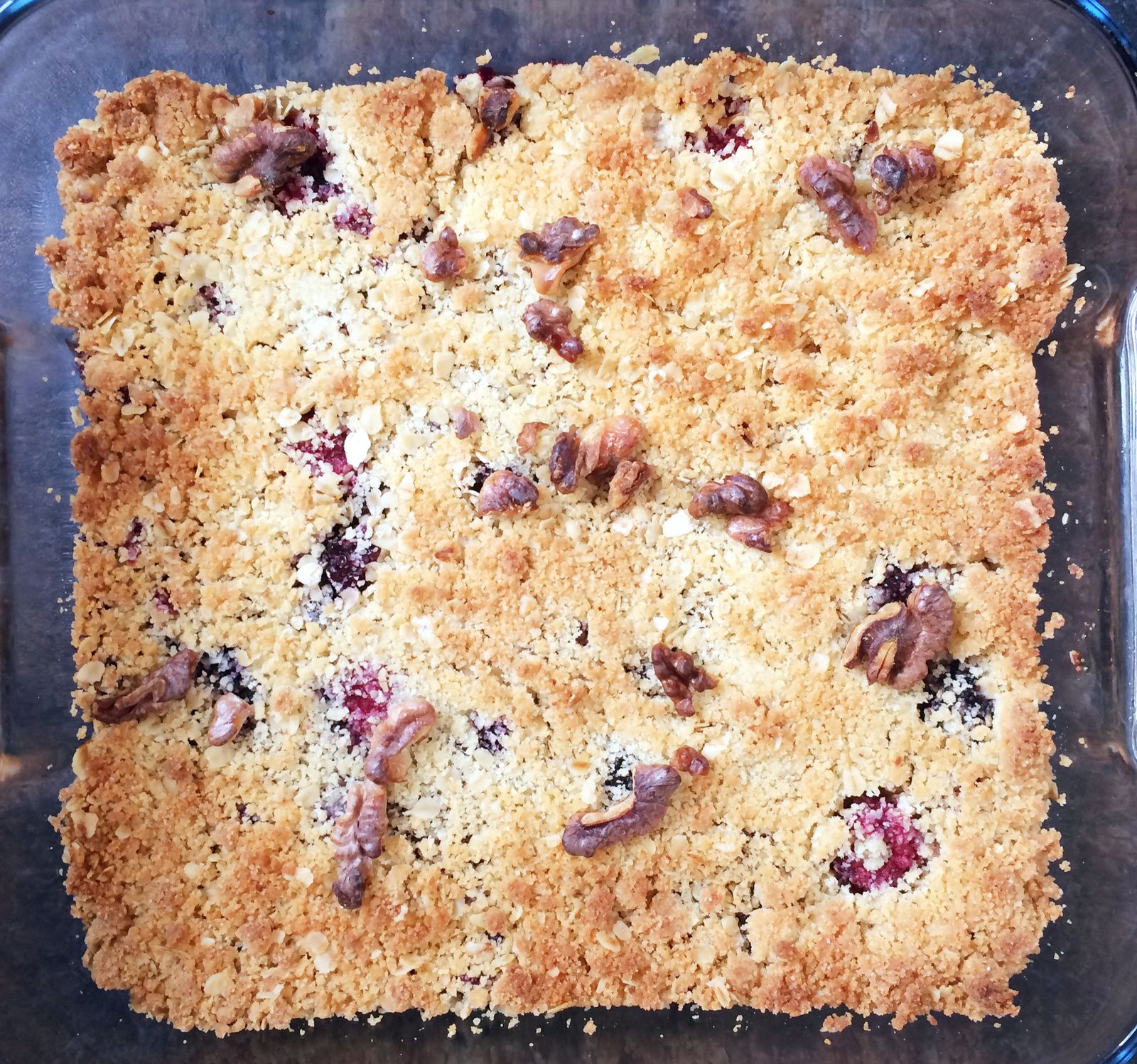 Crumble Pommes Fruits rouges - En cuisine avec Marie