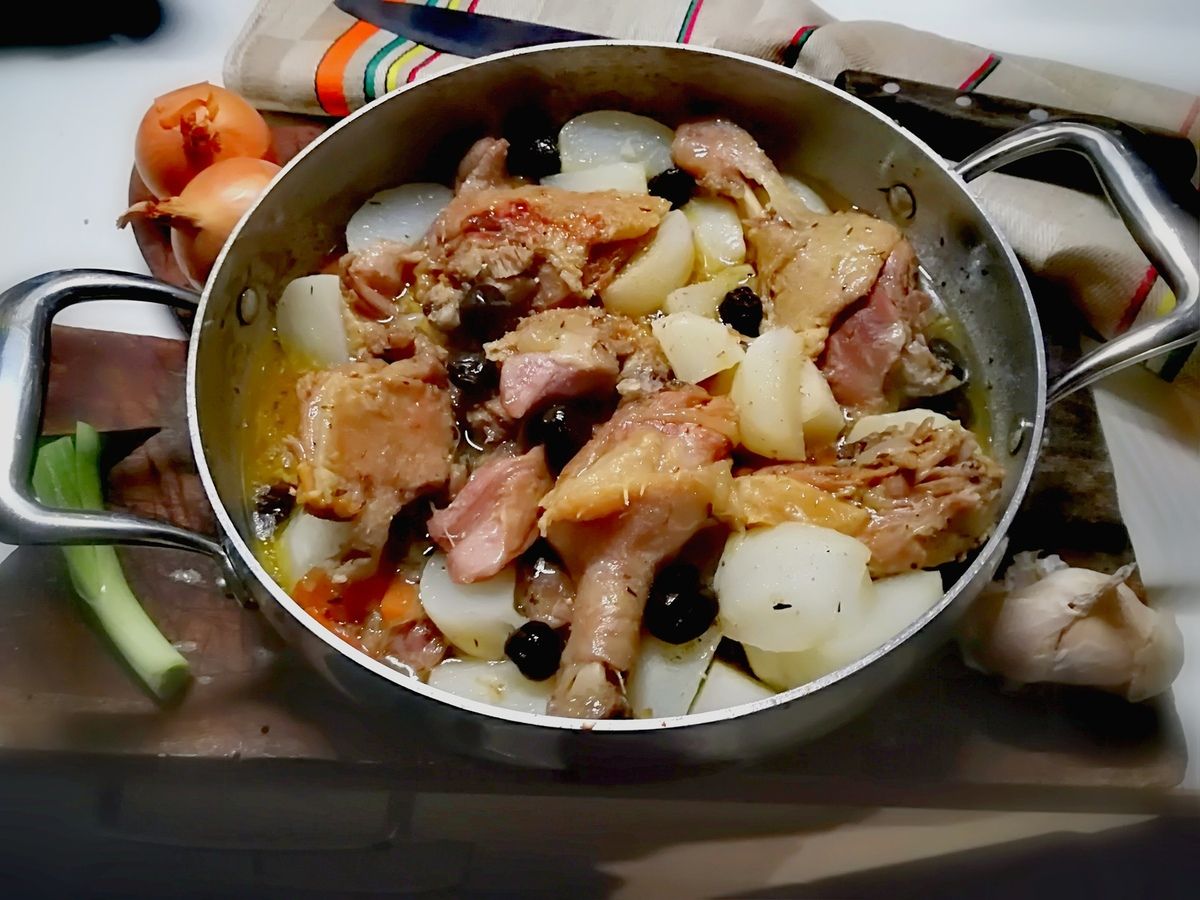 Canard braisé aux navets et olives noires - La cuisine de Gail