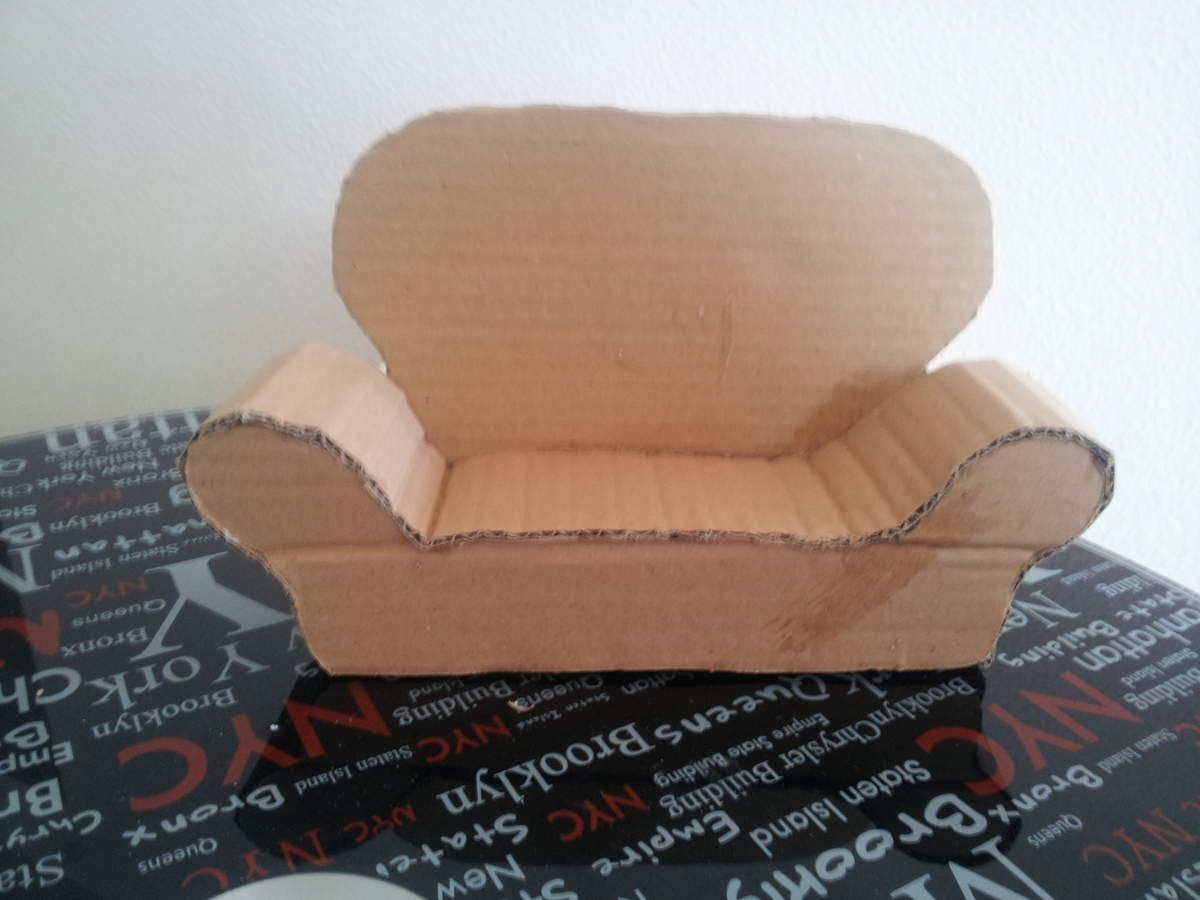 Canapé en carton de poupée : étapes en images - Loisirs et créations