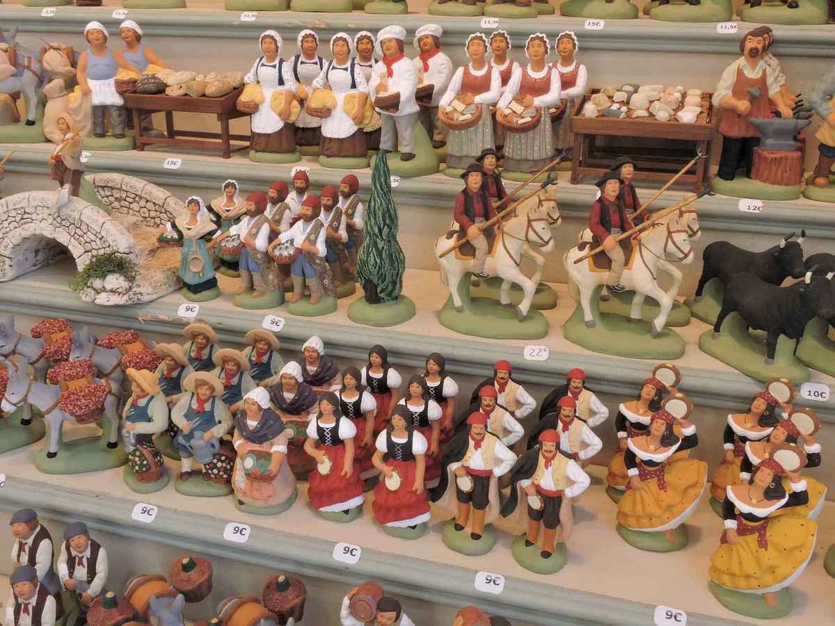 Aix en Provence, Foire aux Santons - l'estrangiè e li santoun