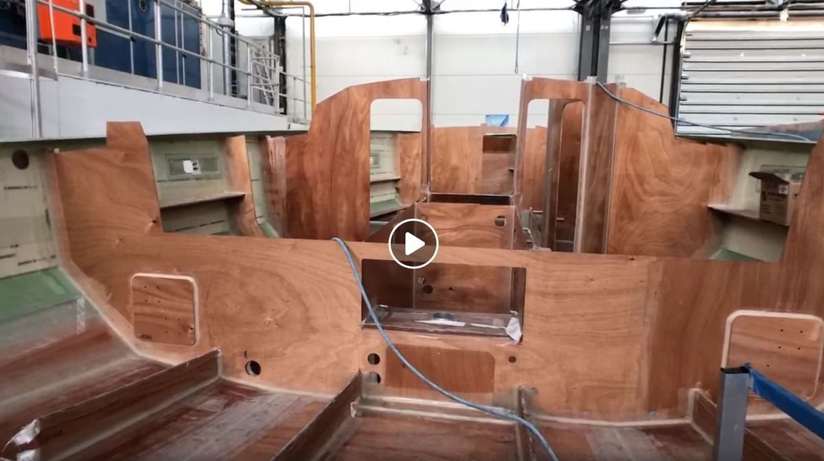 Scoop - toute première vidéo du nouveau RM 1180 de Fora Marine ...