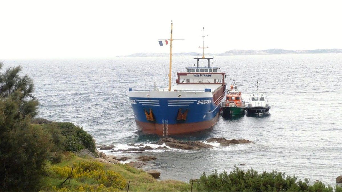 Corse - Le Rhodanus va devoir être allégé avant son déséchouement ...