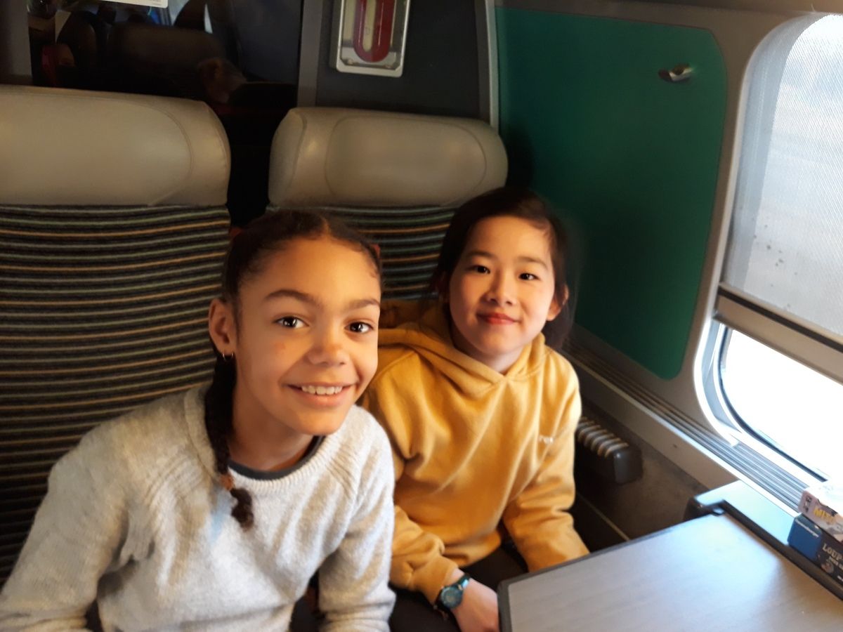 Cm2c dans le train - Blog de l'école élémentaire Joliot Curie - Bagnolet